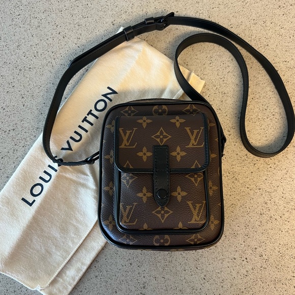 Louis Vuitton | Bags | Louis Vuitton Christopher Wearable Wallet In ...